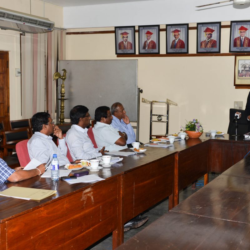 Prof. Lalith Samarakoon revisits the Department of Finance - Faculty of ...